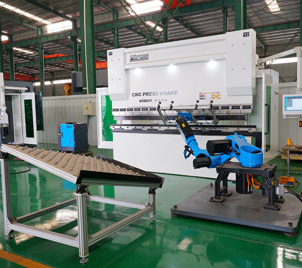 Robotic bending cell system for automatic robot press brake of sheet ...