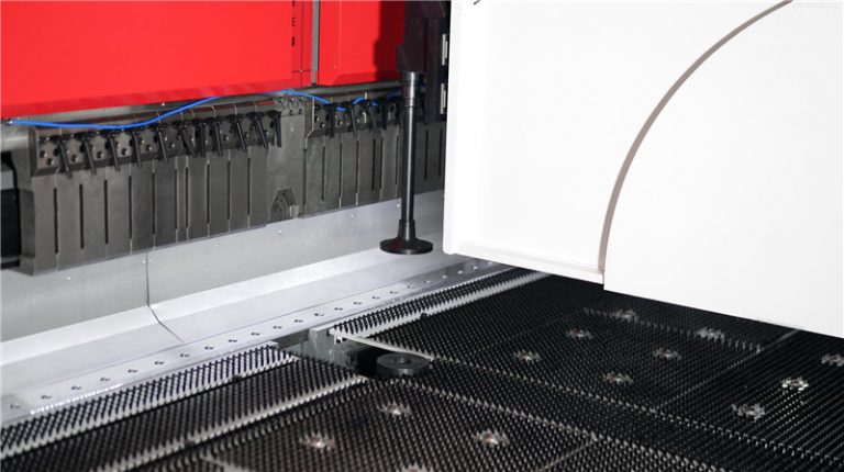 Primapress’s latest flexible bending center panel box bender machine ...